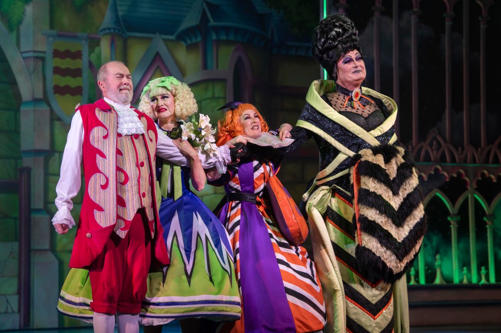 Review: Cinderella – Festival Theatre, Edinburgh – Corr Blimey